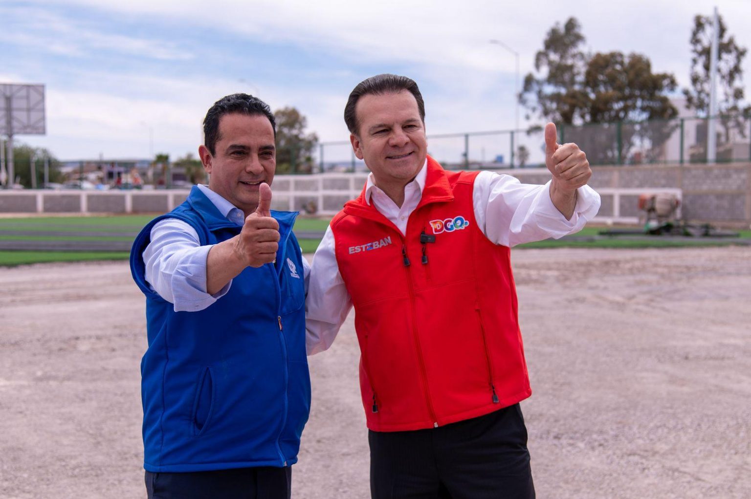 Esteban y Toño supervisan avances del nuevo campo de béisbol del Parque ...